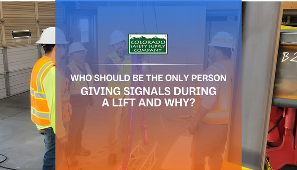Who Should Be the Only Person Giving Signals During a Lift and Why?